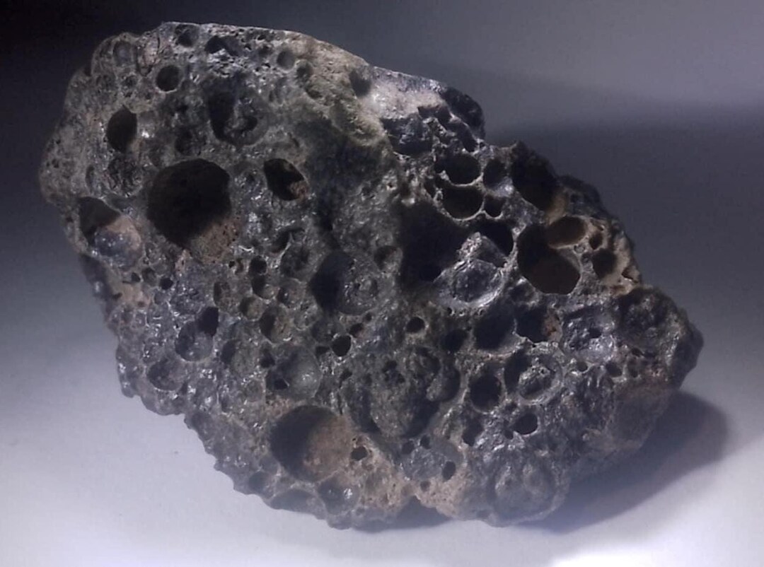 Superb Lunar Ilmenite-rich Vesicular Basalt Achondrite Meteorite / 9.83 ...