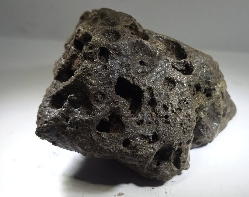 Ilmenite-rich Lunar Vesicular Basalt Achondrite Meteorite / - Etsy UK