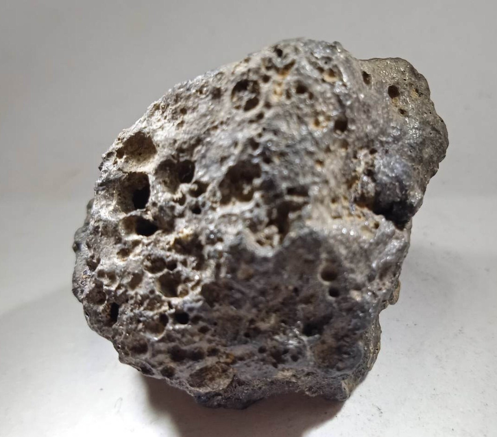 Lunar Achondrite Meteorite Basalt Ilmenite Vesicular Titanium-rich / 10 ...