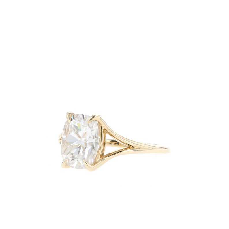 Elegant 9K Solid Gold Cushion Cut Crystal Elegant Thin Band - Etsy