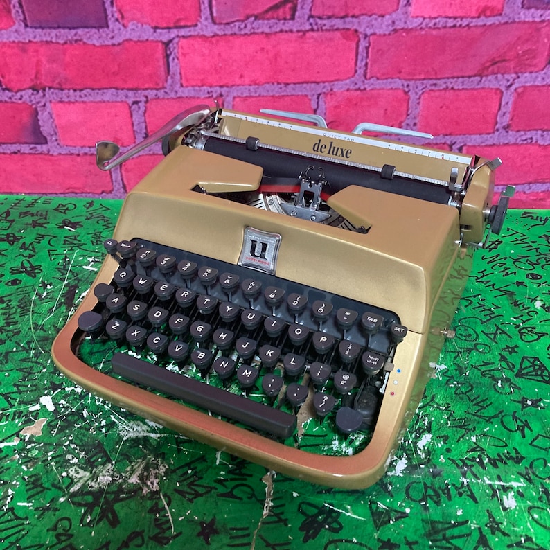 RARE FULLY FUNCTIONAL Gold Underwood Golden Touch Vintage Typewriter X ...