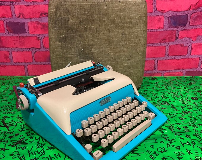 CUSTOM FULLY FUNCTIONAL 1960s Royal Futura 400 Antique Typewriter X ...