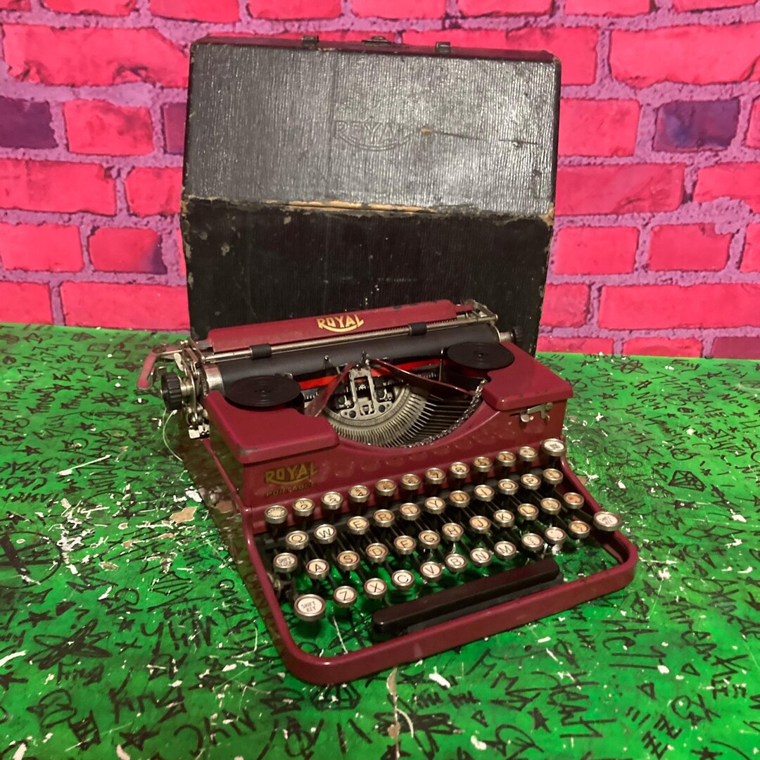 RARE FUNCTIONAL 1928 Royal Model P Antique Typewriter X Rare Burgundy ...