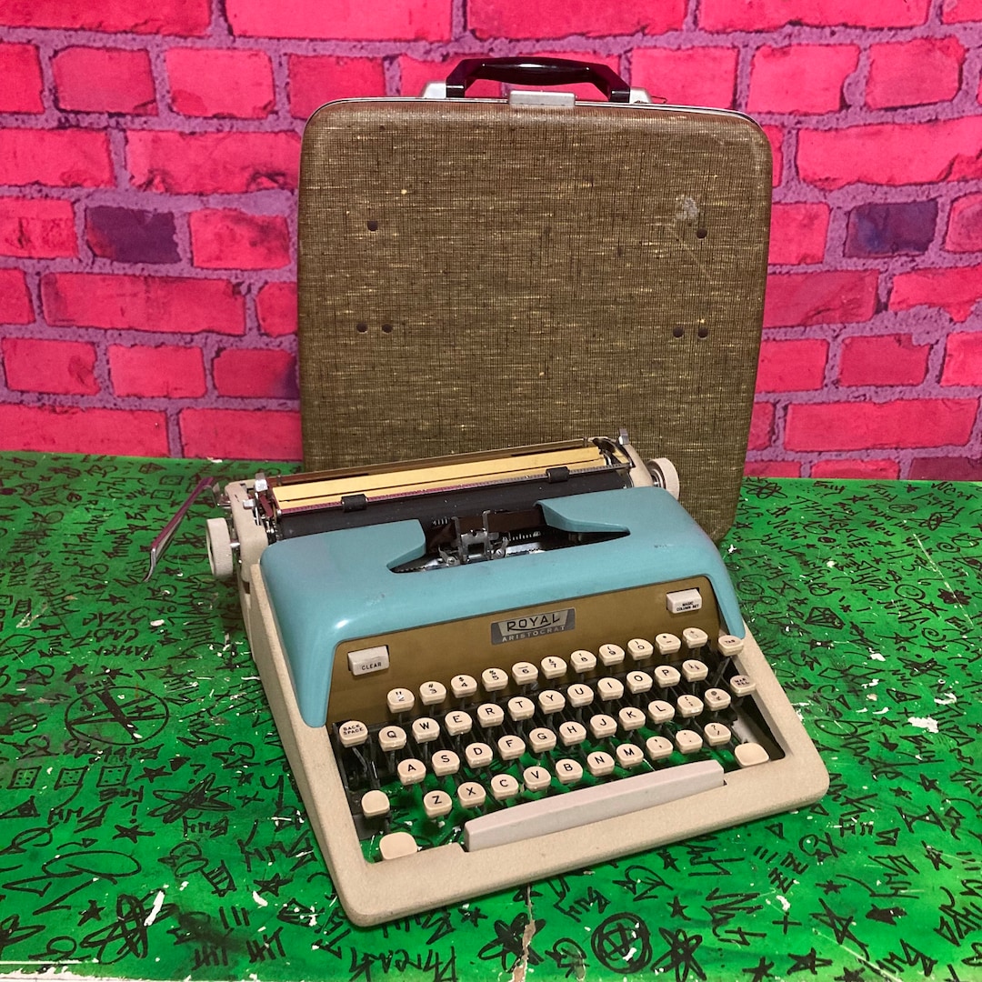 ULTRA RARE Fully Functional Gold Royal Aristocrat Vintage Typewriter X ...