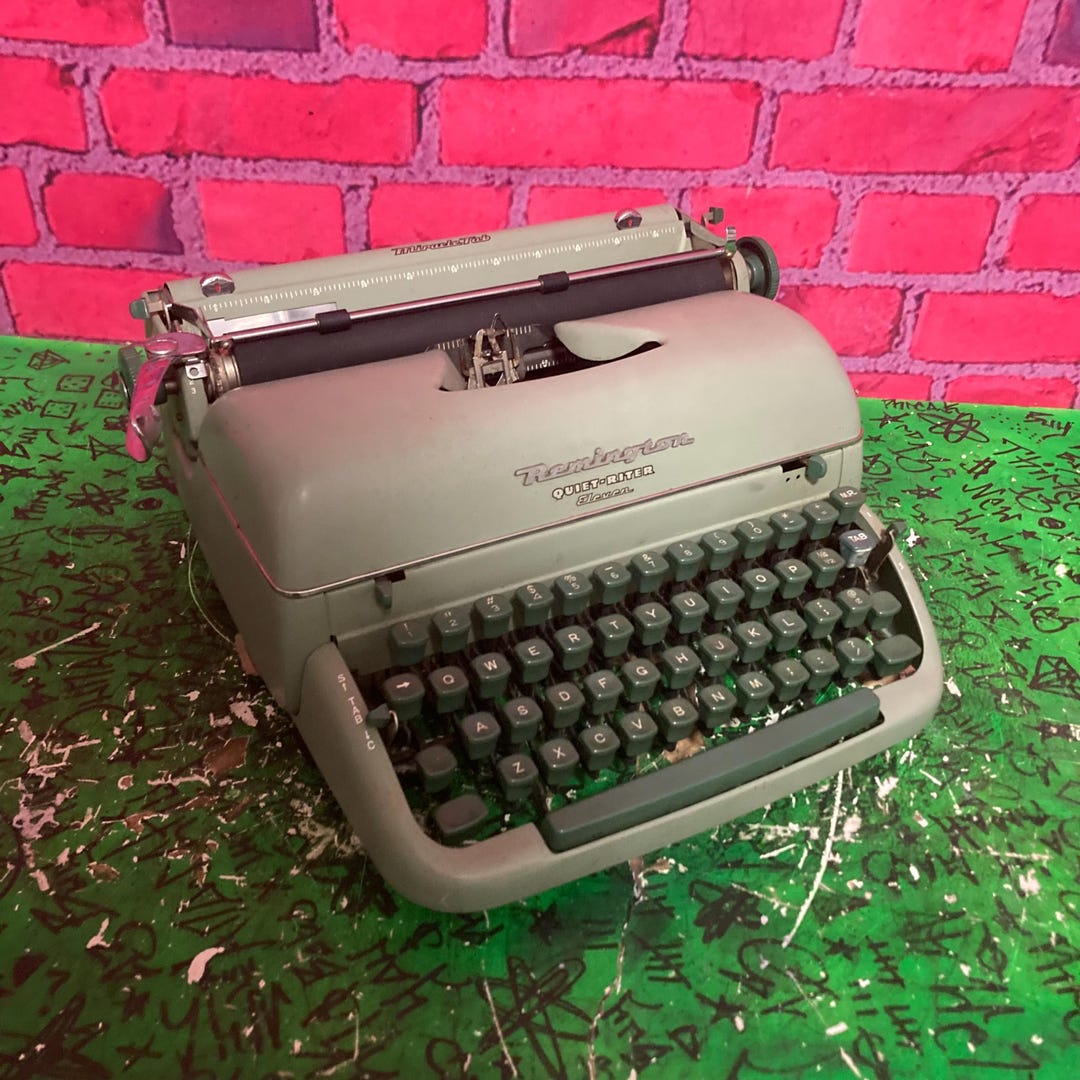 DECOR/REPAIR 1960s Remington Quiet-riter Eleven Vintage Typewriter X Mint Green and Dark Green X ...