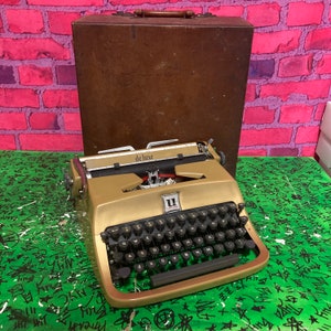 RARE FULLY FUNCTIONAL Gold Underwood Golden Touch Vintage Typewriter X ...