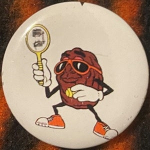 Vintage 1980s Complete Set All 9 California Raisins Tin Pins WOW the ...