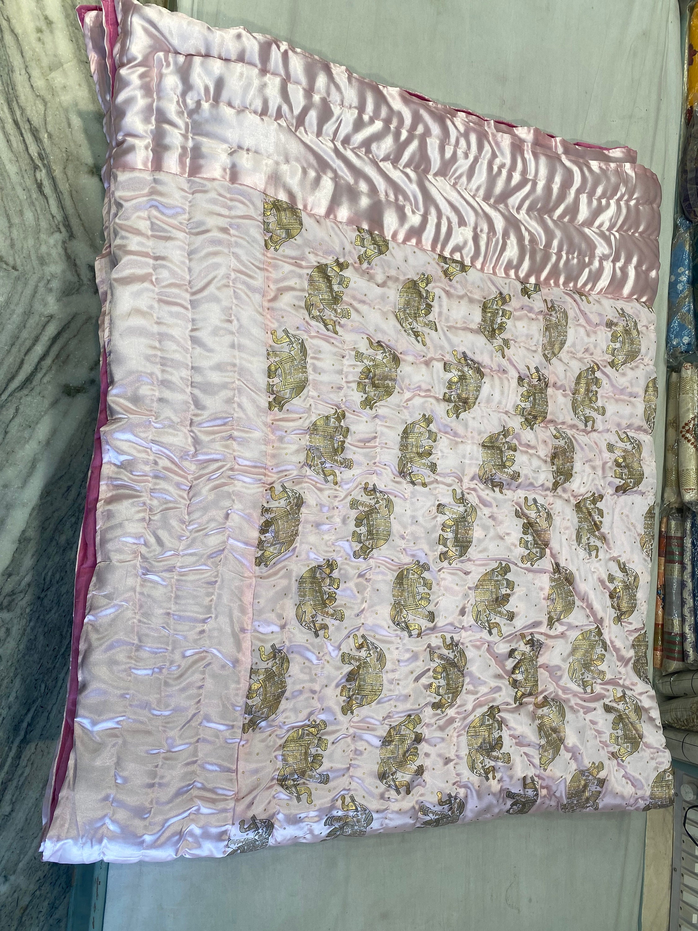 Indian Traditional Satin Silk Quilt Blanket / Thick or Cotton Felling ...