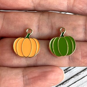 5 Fall Orange Green Pumpkin Charms / Halloween Charm / Enamel - Etsy