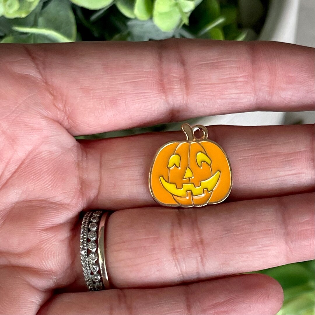 5 Fall Jackolantern Pumpkin Charms / Halloween Charm / Enamel Halloween ...
