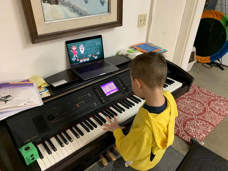 Rudolph the Red Nosed Reindeer | Easy Beginner Piano Music for Kids ...