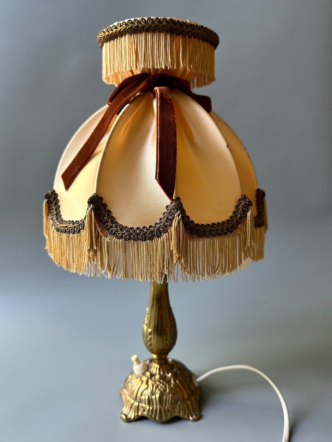 Vintage Solid Brass Table Lamp / Display Decor / Nightstand Light ...