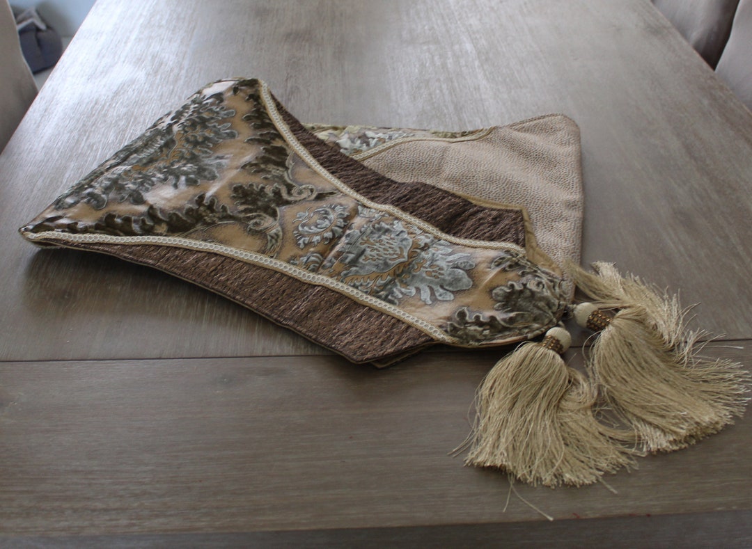 Lucia Velvet Damask Runner - Etsy