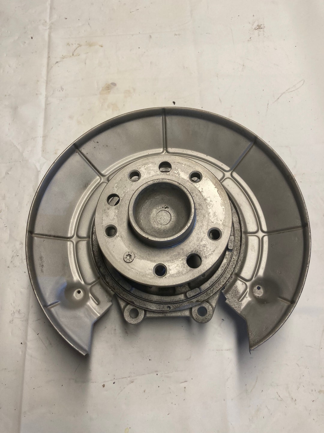 Saab 9 5 Rear Passenger Side Wheel Hub 5058185 Brake Shoe Shield ...