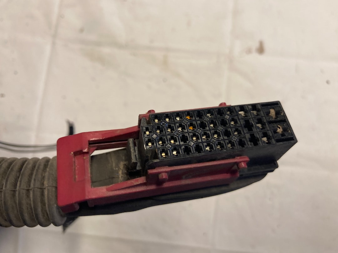 Saab Electrical Plug Connector AMP 965660-1 - Etsy