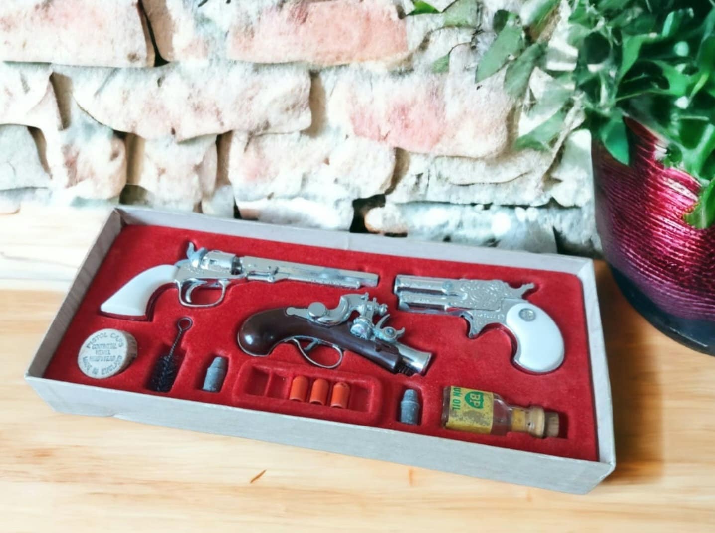 BCM Outlaw Presentation Case Miniature Antique Firearms Excellent ...