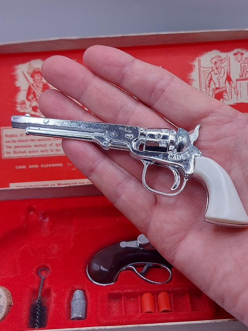 BCM Outlaw Presentation Case Miniature Antique Firearms Excellent ...