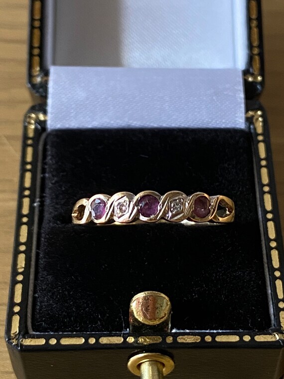 Pretty 9ct gold ruby - Gem