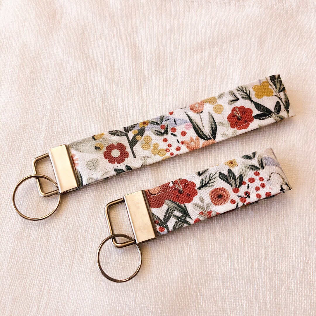 Floral Key Fob, Flower Wristlet, Fabric, Flowers, Keychain, Key ...