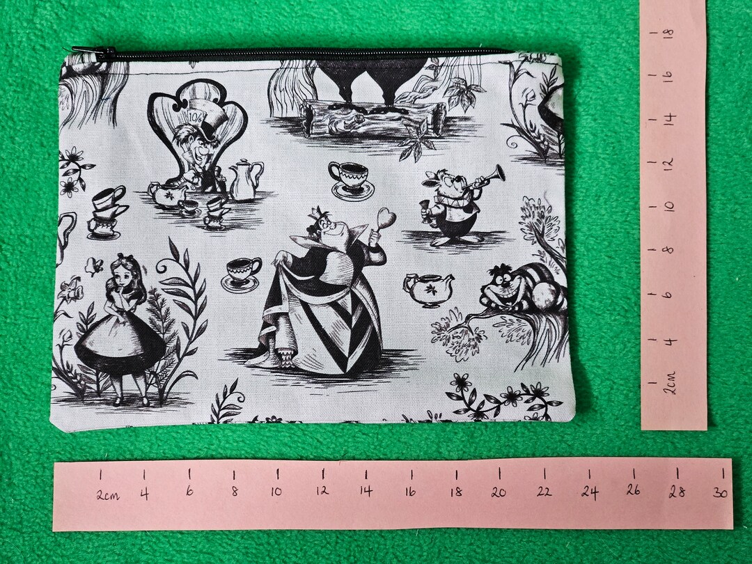 Alice in Wonderland Zipper Pouch Bag Alice in Wonderland Approx 18x22cm ...