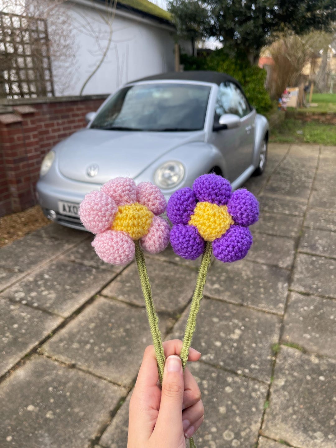 Cartoon Style Flower for VW Beetle Vase | Crochet Flower for Volkswagen ...