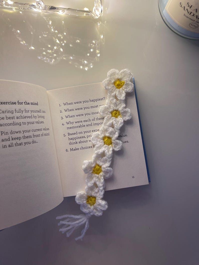 Daisy Bookmark | Crochet Daisy Bookmark | Crochet Bookmark - Etsy