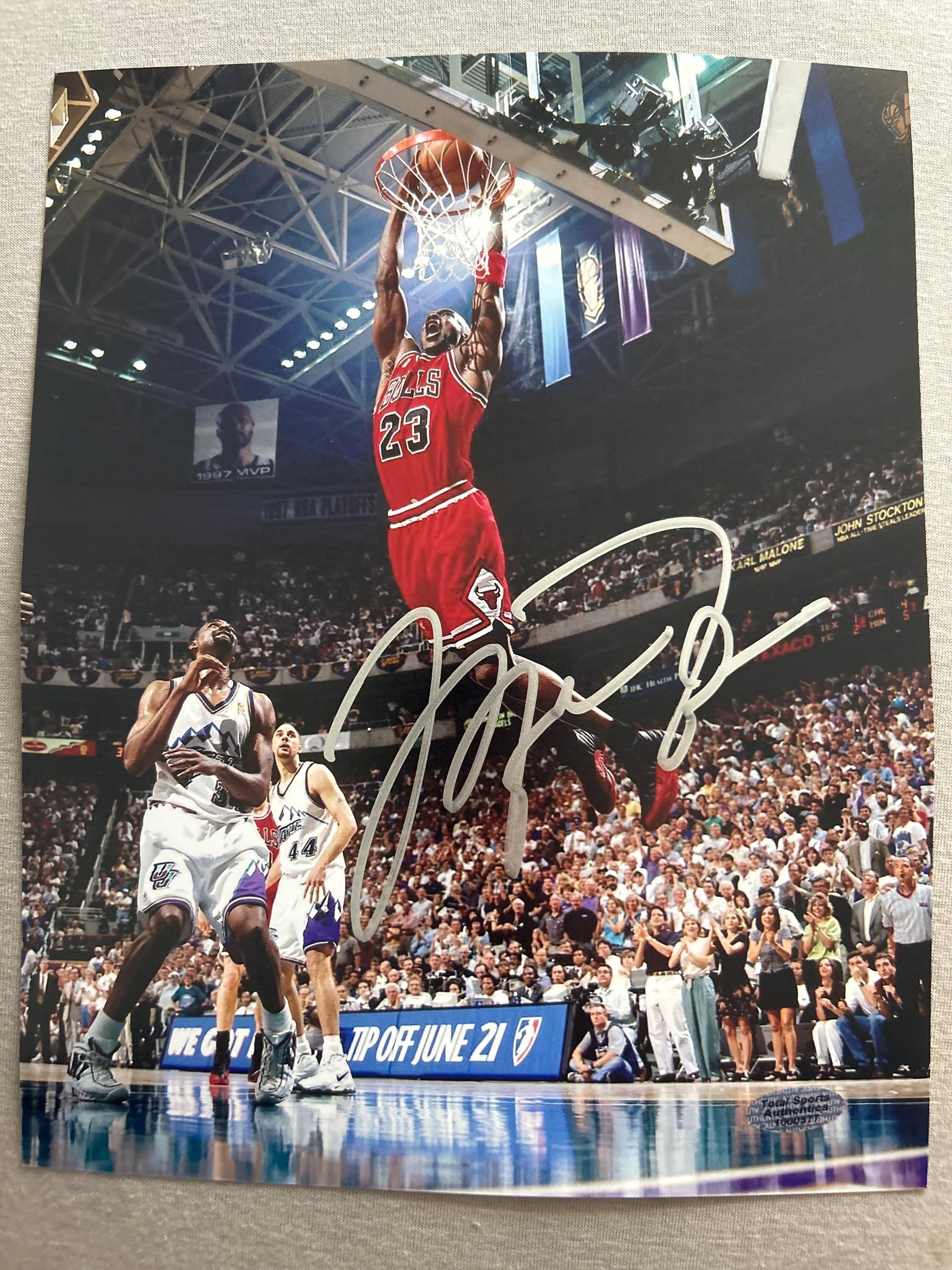 Michael Jordan Signed Autographed Chicago Bulls 8x10 Photo W/coa - Etsy