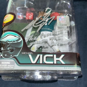 Michael Vick Signed Autographed Mcfarlane 7 Eagles Action Figure 2011 ...