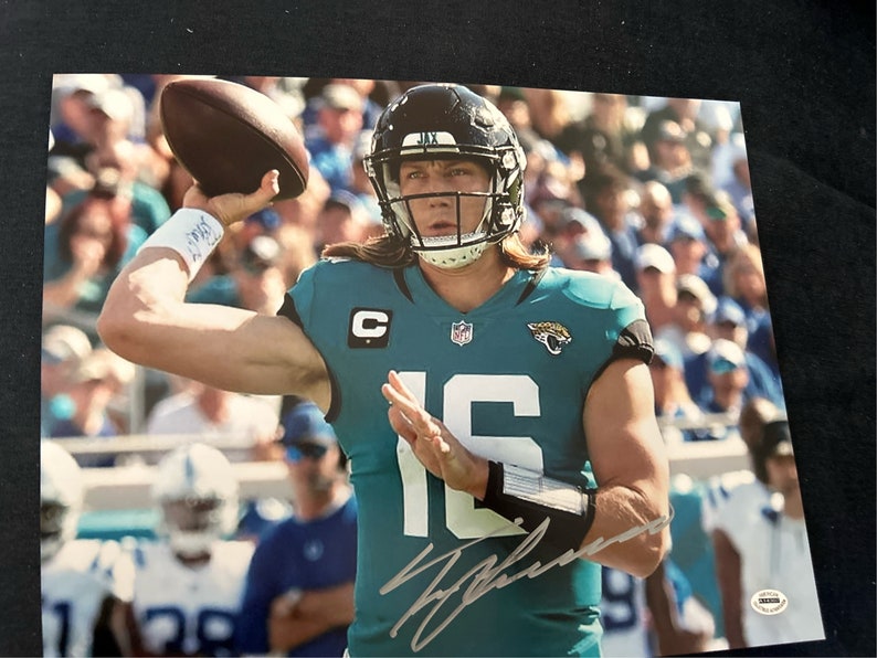 Trevor Lawrence Jacksonville Jaguars Signed Autographed 11x14 Football ...