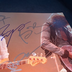 Queen Signed Autographedfreddie Mercury, Brian May, Roger Taylor & John ...