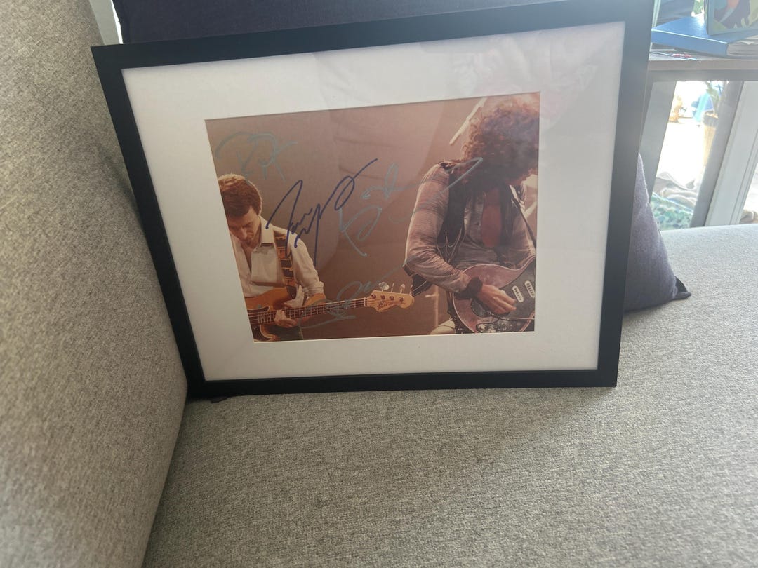 Queen Signed Autographedfreddie Mercury, Brian May, Roger Taylor & John ...
