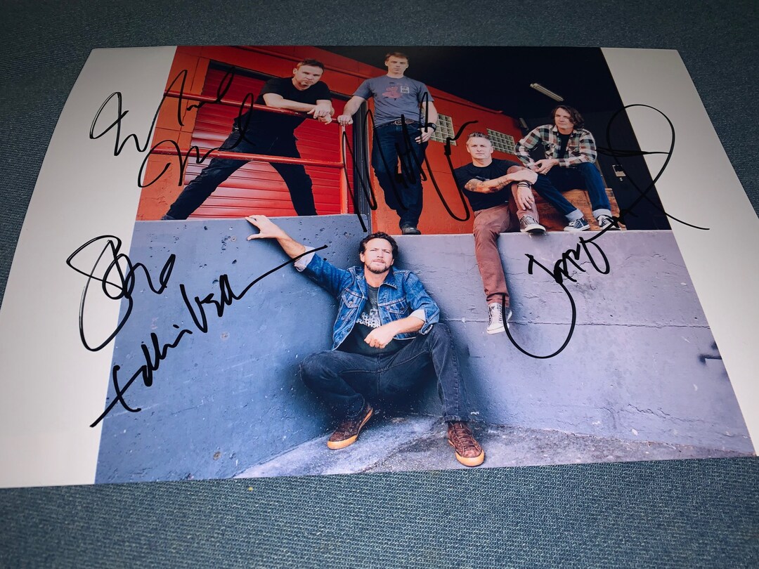 Pearl Jam Full Band Eddie Vedder Hand Signed Autographed 8x11 Photo RA ...