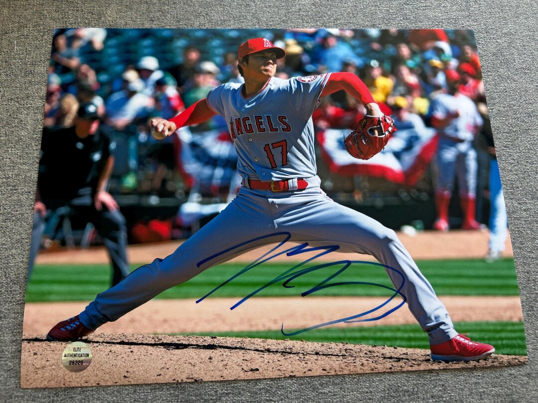 Shohei Ohtani Hand Signed Autographed 8x10 Rookie Year Photo COA MLB - Etsy
