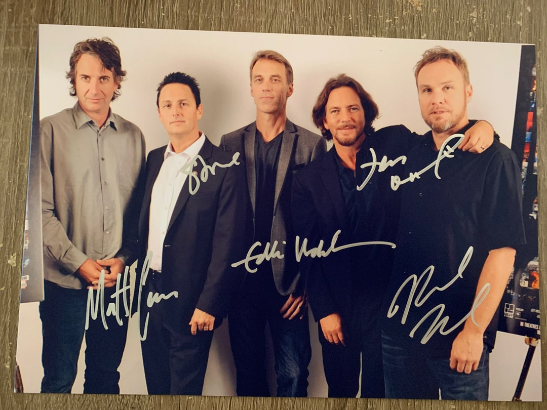 Pearl Jam Full Band Eddie Vedder Signed Autographed 8x11 Photo RA COA ...