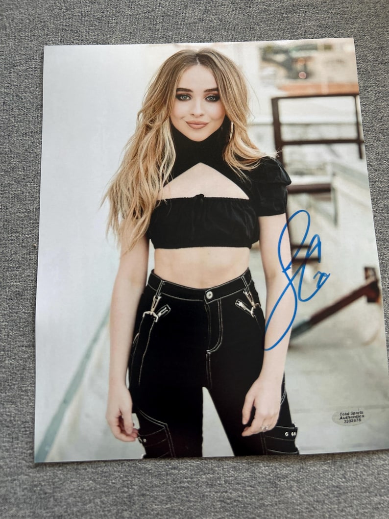 Sabrina Carpenter 8x10 Hand Signed Autographed 8x10 Photo With COA ...