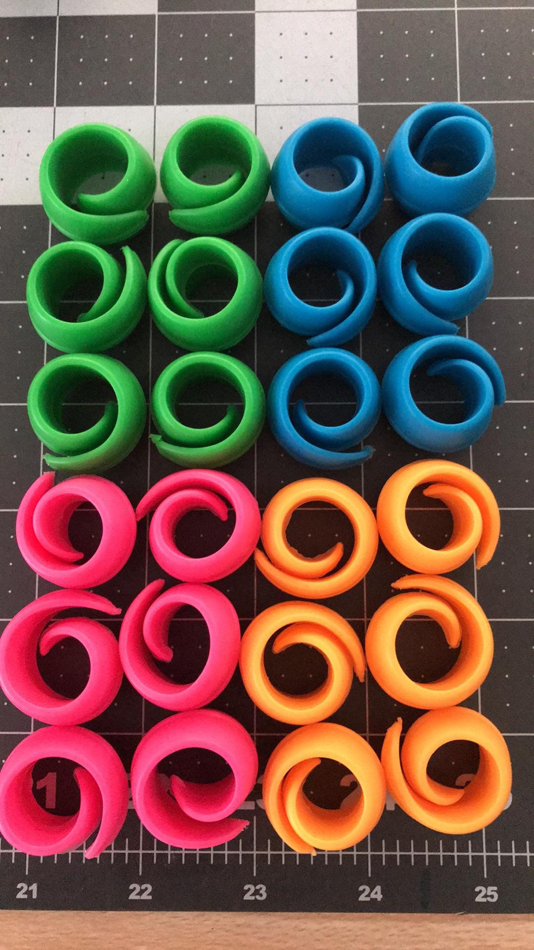 Fabric Minder, Set of 6 Needlepoint Helping Hand, Fabric Hugger, Thread ...