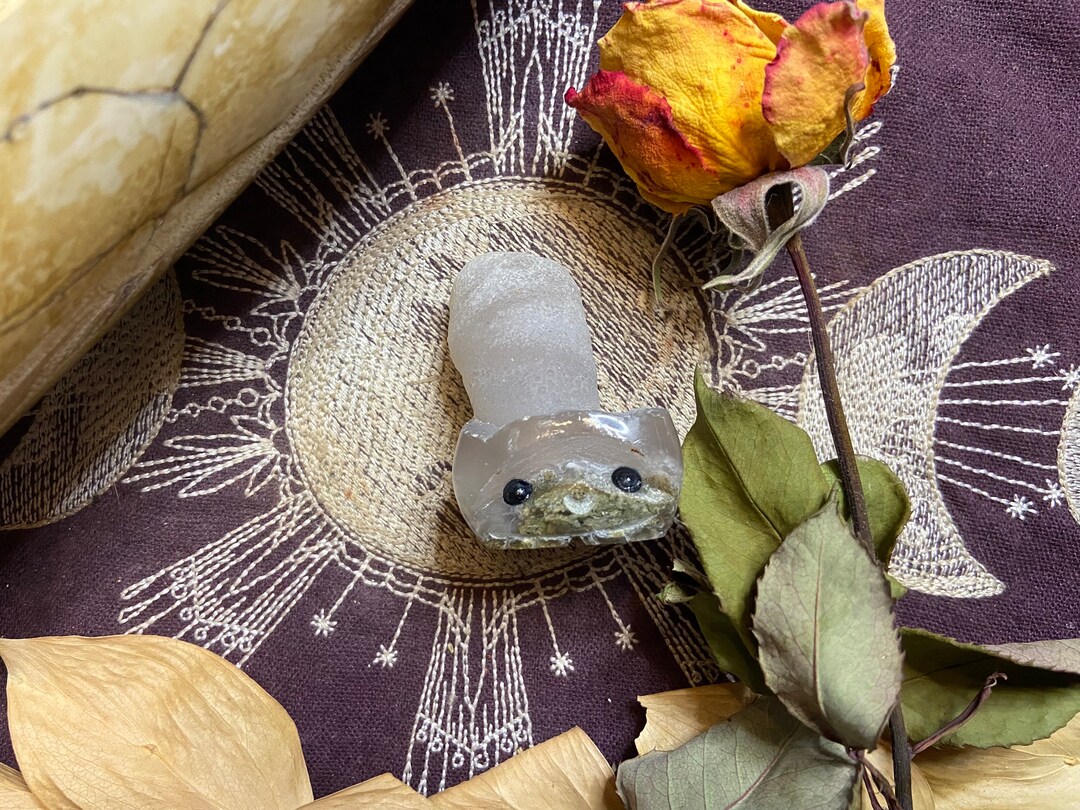 Botryoidal Agate With Eyes, Cute Crystal Carving, Natural Crystal - Etsy