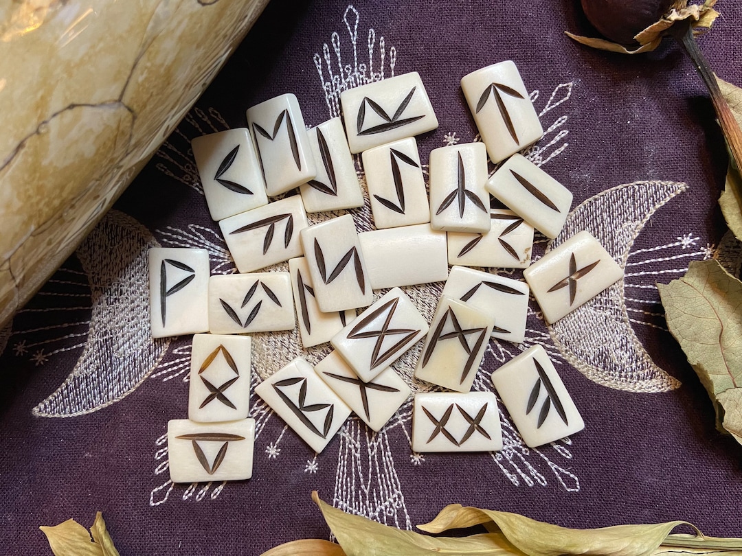 Elder Futhark Bovine Bone Rune Set, 24 Engraved Runes and 1 Blank Rune ...