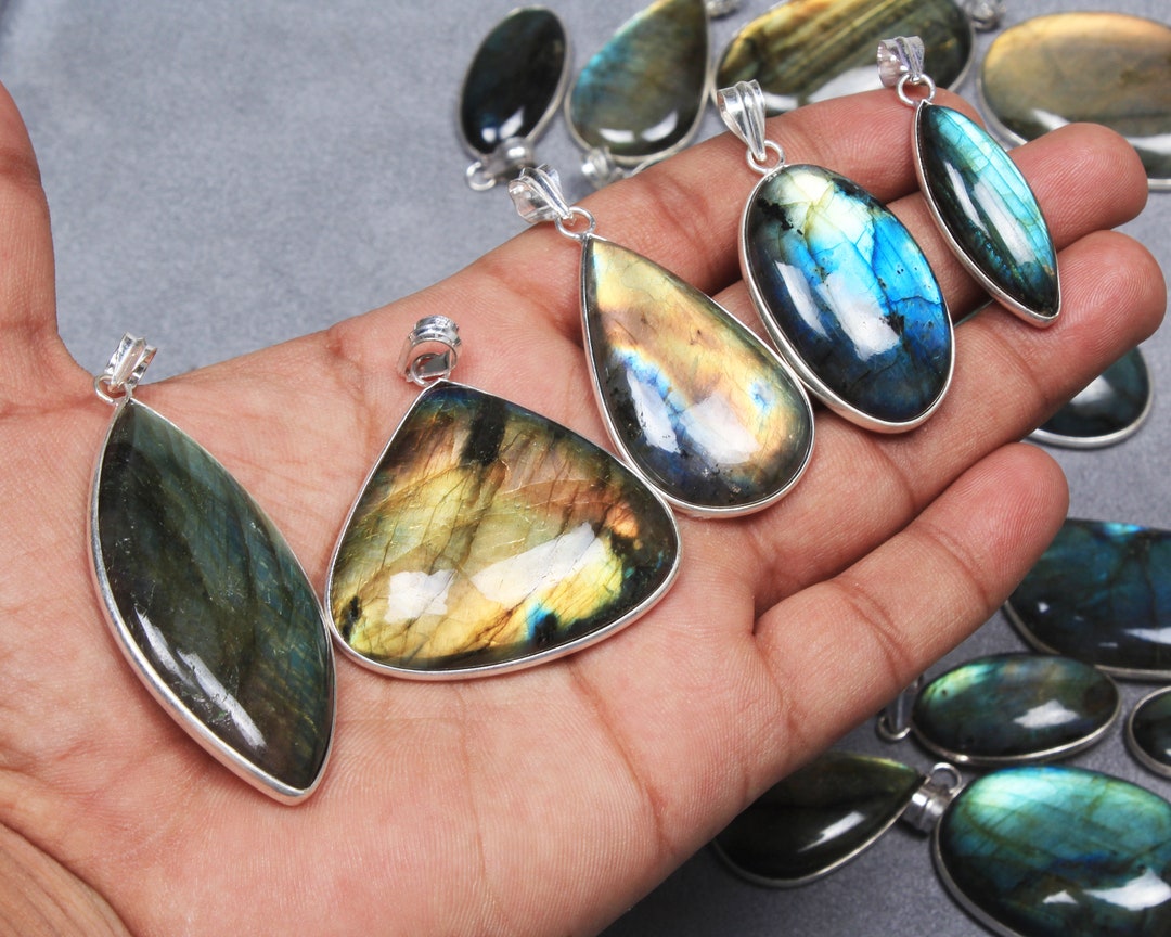 Natural Labradorite Gemstone Pendant Necklace, Labradorite Crystal ...