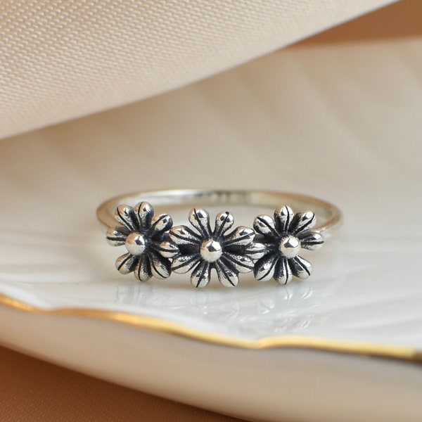 Daisy Ring - Etsy
