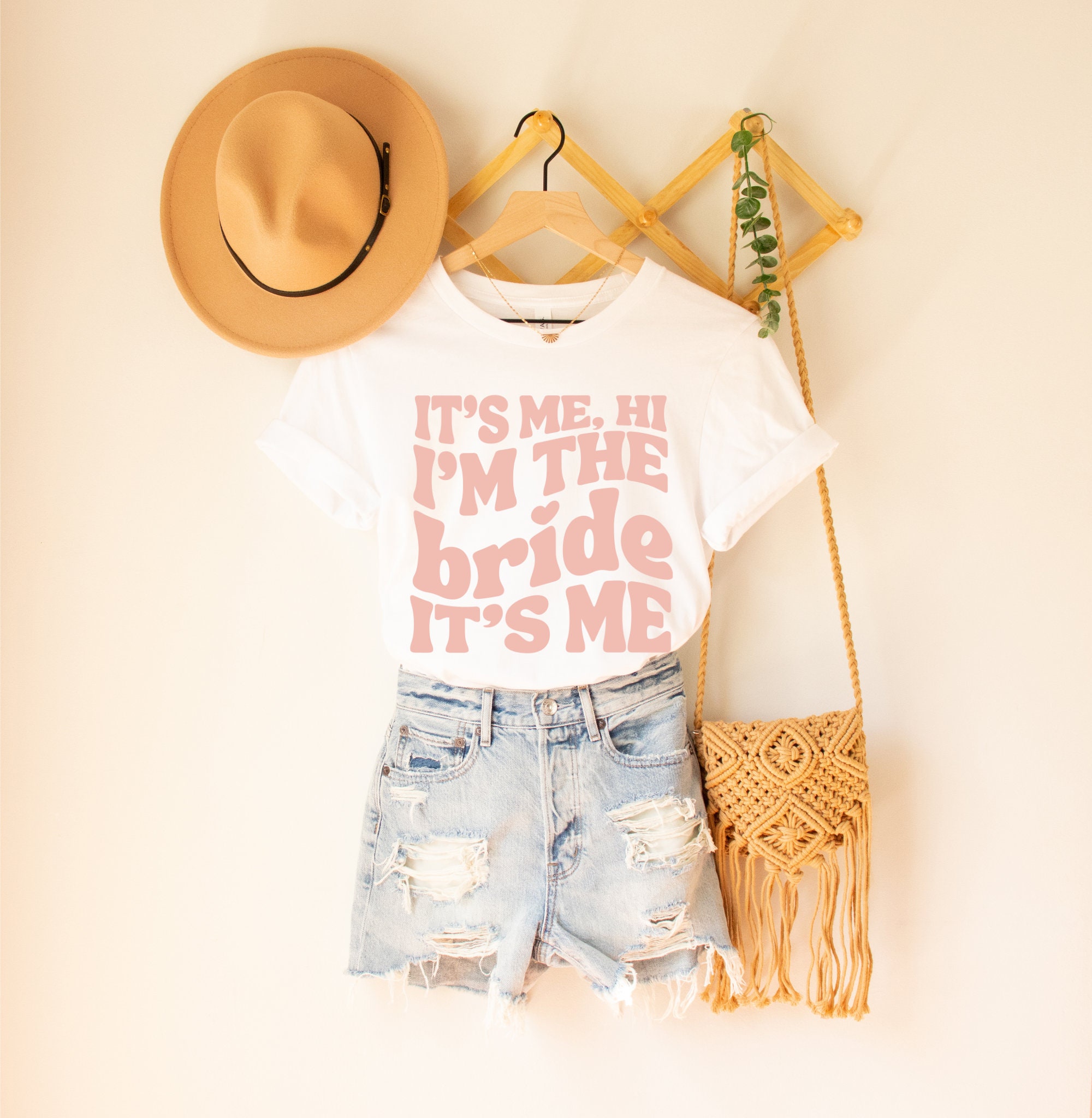 It's Me Hi I'm the Bride It's Me Shirt Funny - Etsy