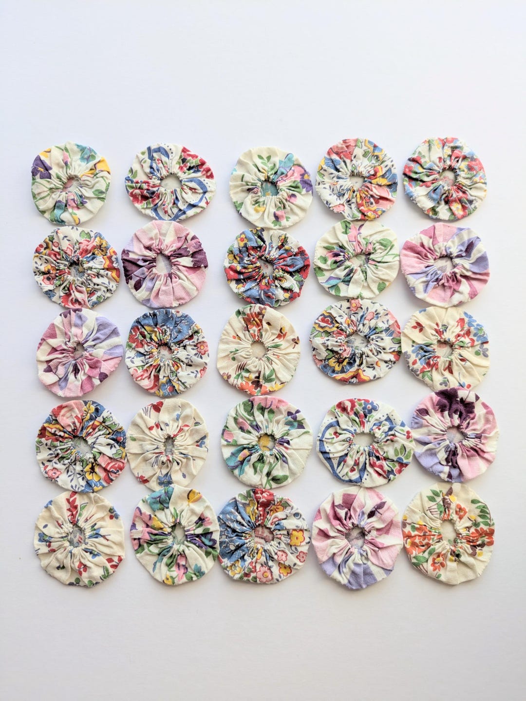 25 Vintage 1930s 1940s American Suffolk Puffs Fabric Yoyos Mixed ...