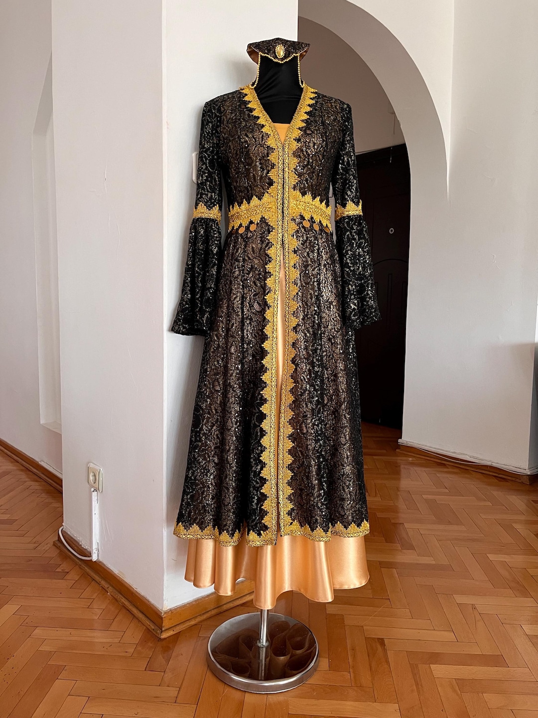 Persian Dance Costume: Women's Traditional Dress, Nowruz Outfit - Etsy