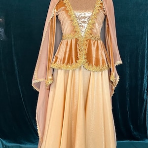 Adorable Traditional Azeri Dance Costumes , Dance Clothes of Azari ...