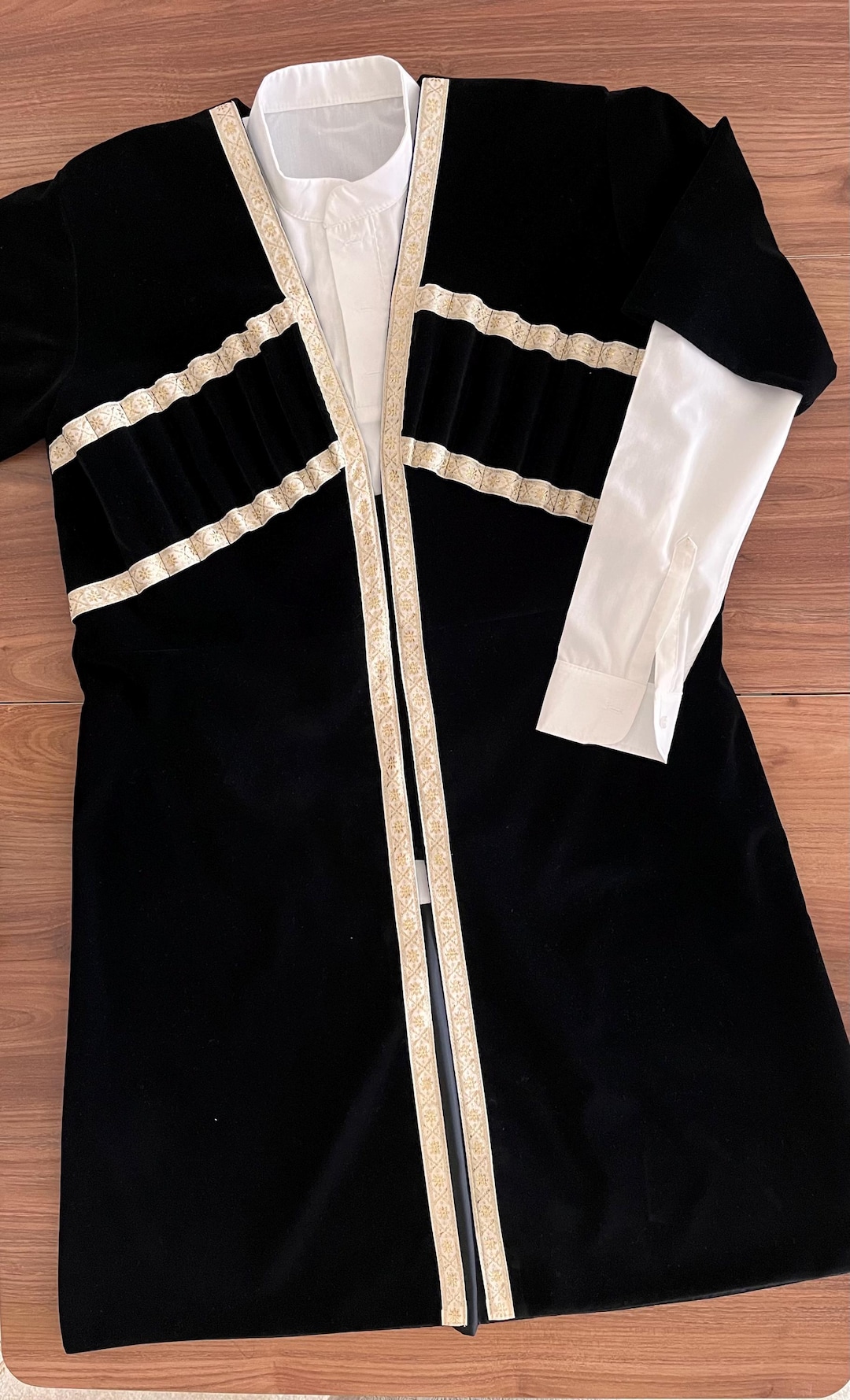 Azerbaijan Man's Traditional Costume , Azerbaijan Georgian Chokha ...