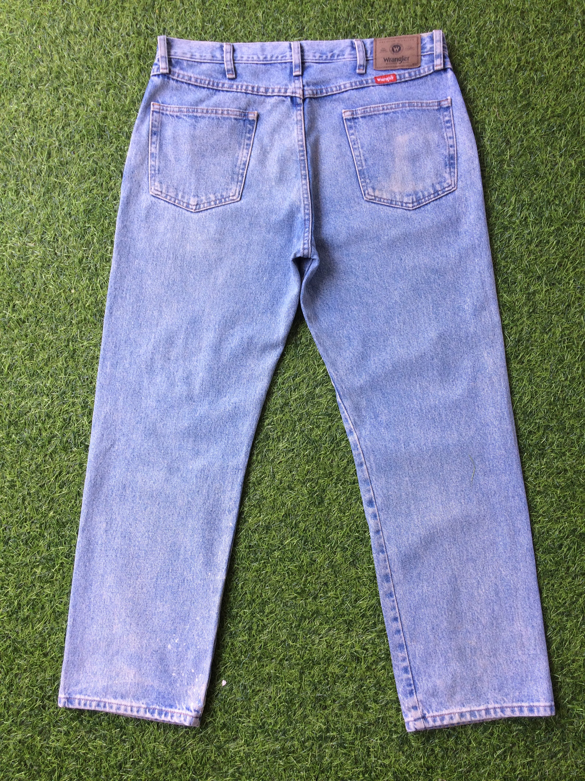Size 36 Vintage Y2k's Wrangler Comfort Superior Distressed Size 36 Vintage Y2k's Wrangler Comfort Superior Distressed