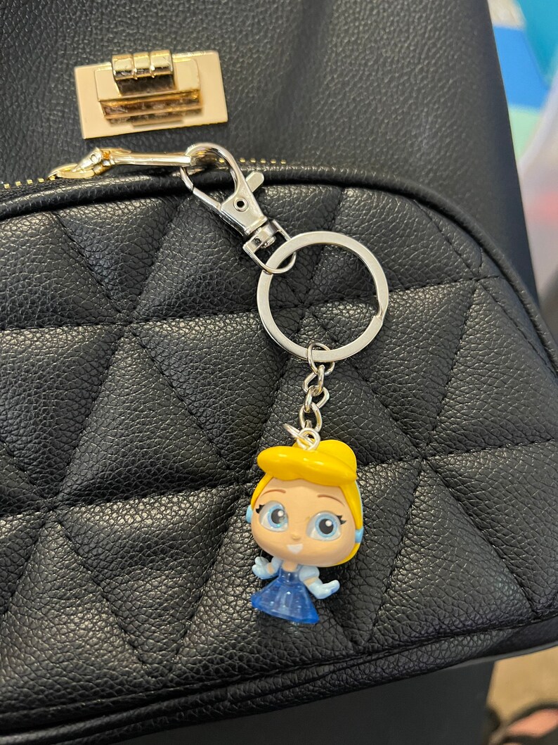 Disney Doorables, ** Series 6 ** REGULAR Doorable or Get a Keychains ...