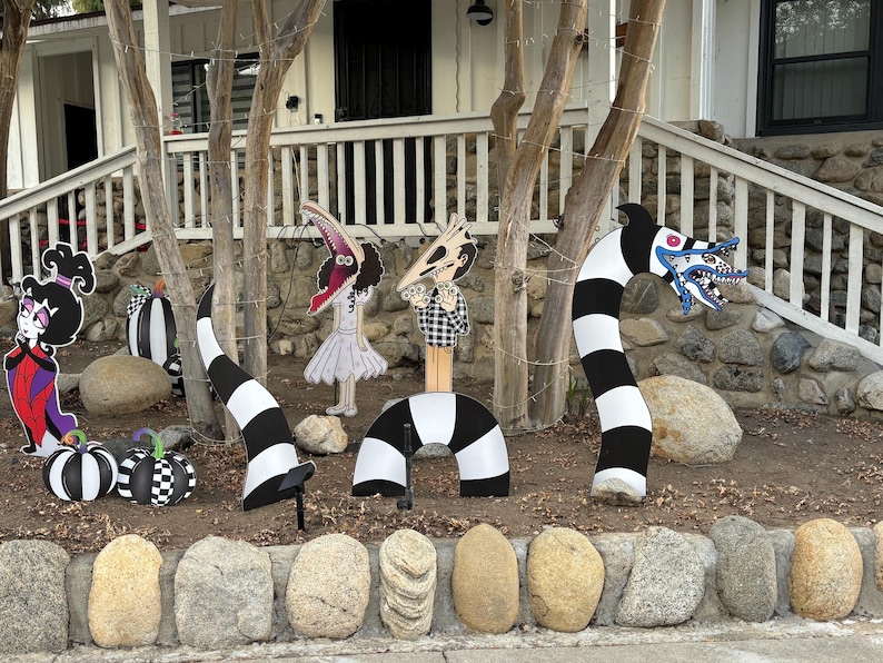Beetlejuice Yard Art, Sandworm Yard Decoration, Halloween Yard Signs ...