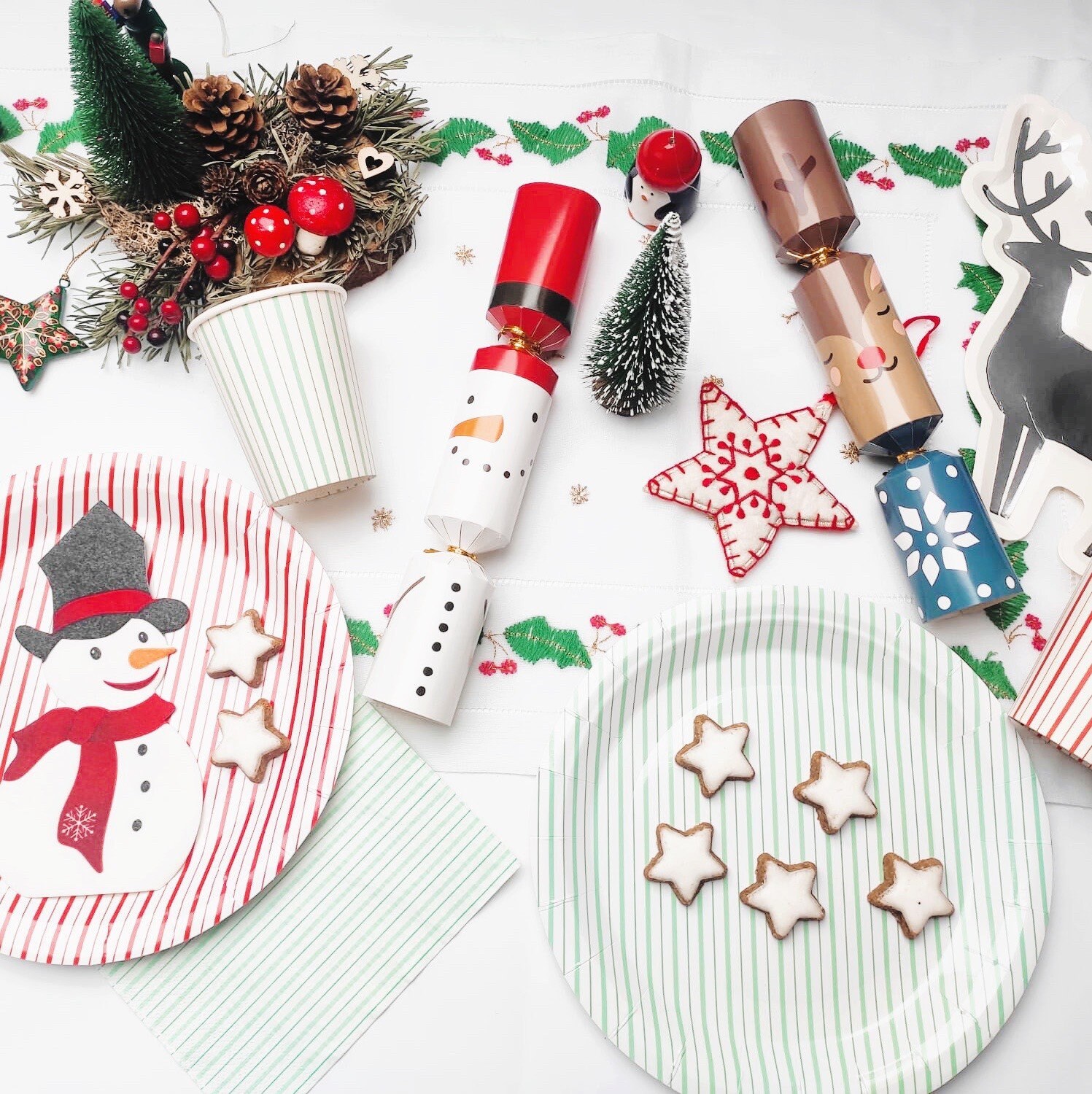 Red Stripes Large Paper Plates Set of 8 Red Paper Plates Red Tableware ...