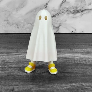 Cute Halloween Ghost With Hidden Feet, Poseable 3D Printed Ghost ...